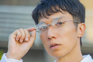 跳ね上げ式薄型リーディンググラス SI-13 | SHIORI